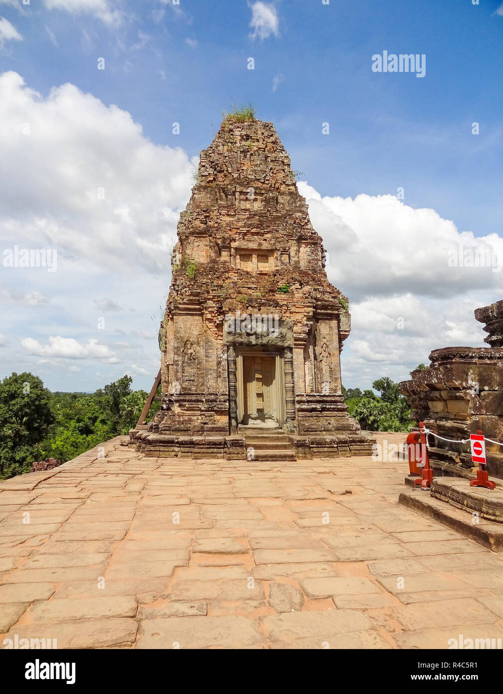 pre rup temple at angkor Stock Photo - Alamy