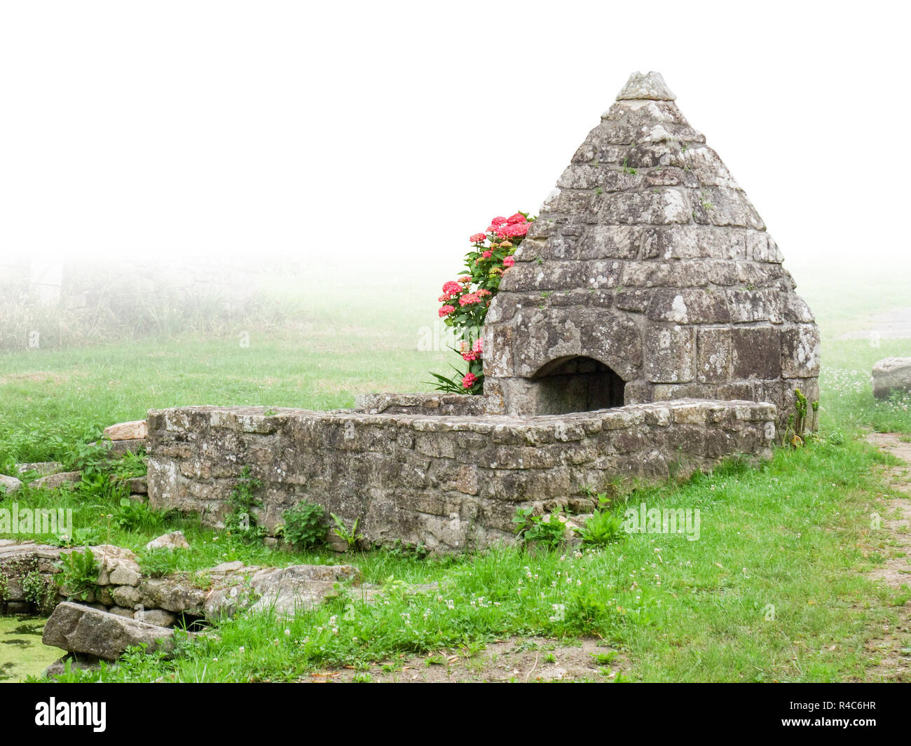 historic fountain house Stock Photo - Alamy