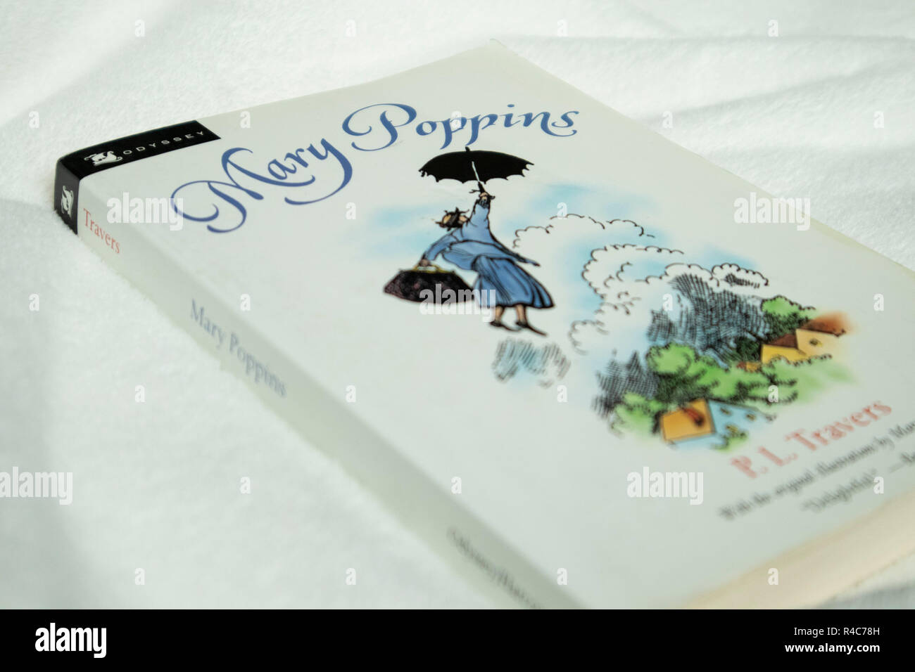 Mary poppins book cover hi-res stock photography and images - Alamy