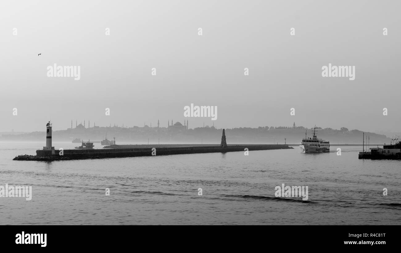 Istanbul turkey islamic architecture Black and White Stock Photos ...
