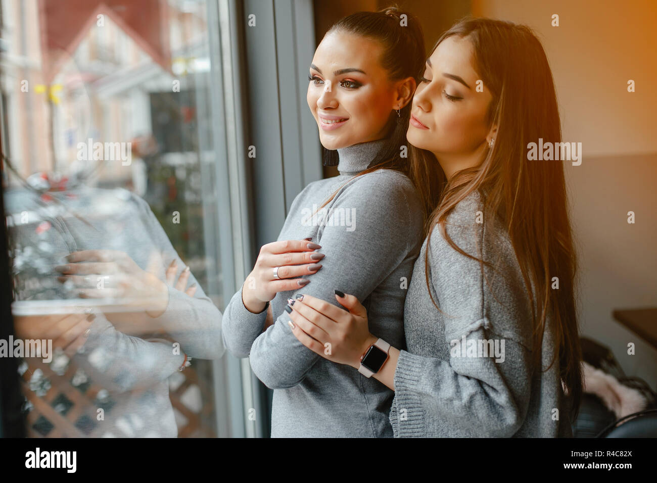 girls in a cafe Stock Photo - Alamy