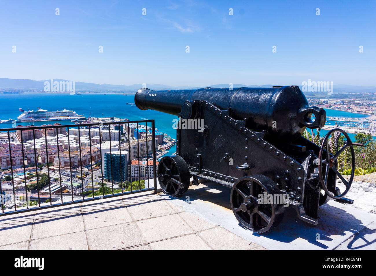 Gibraltar cannon. Gun in Giblartar Stock Photo - Alamy