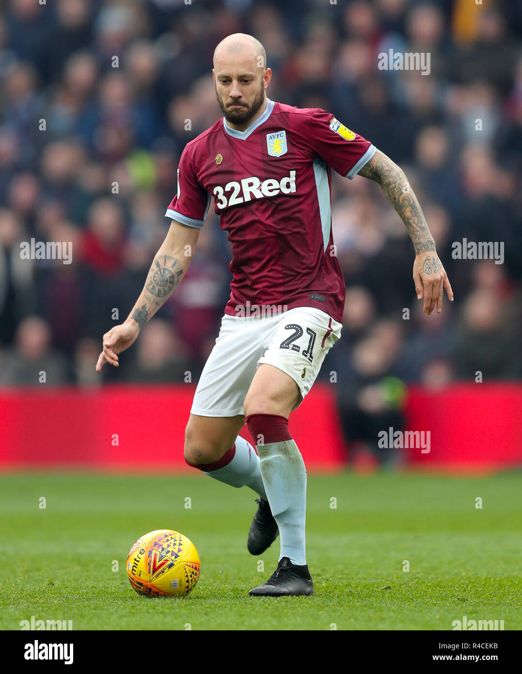 Aston Villa's Alan Hutton Stock Photo - Alamy