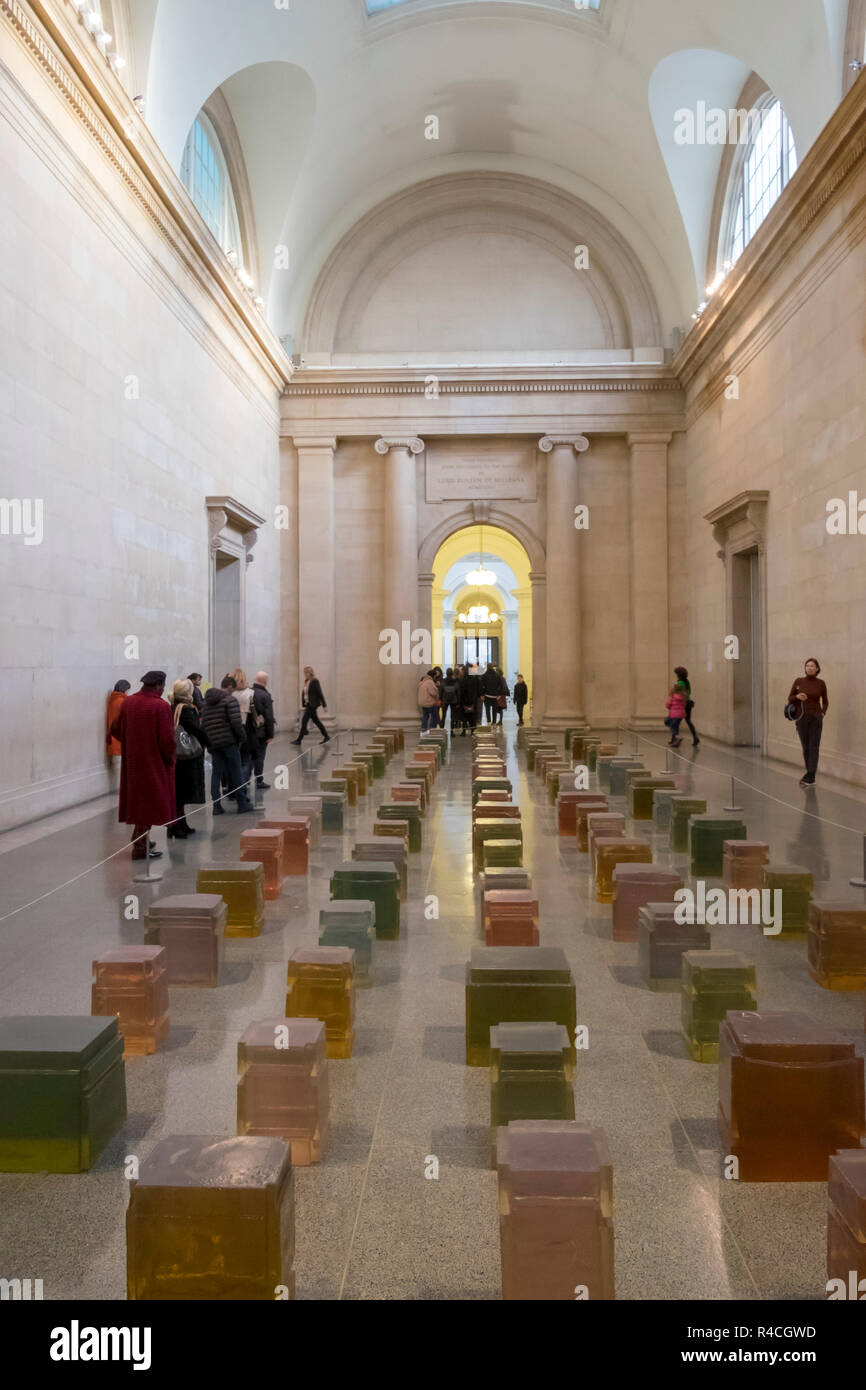 Tate britain interior hi-res stock photography and images - Alamy