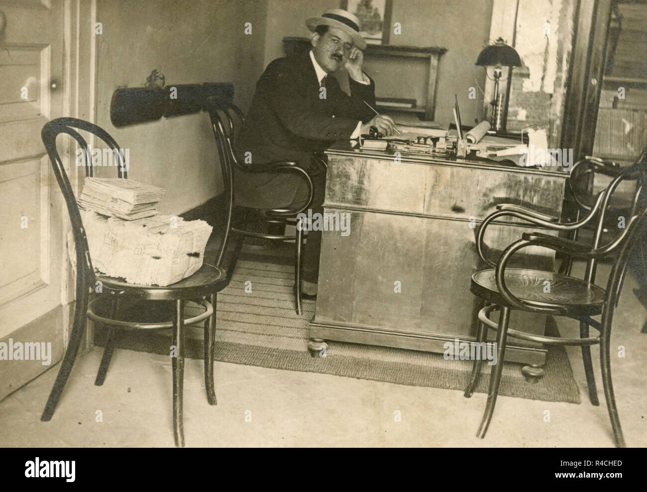 1920s office hi-res stock photography and images - Alamy