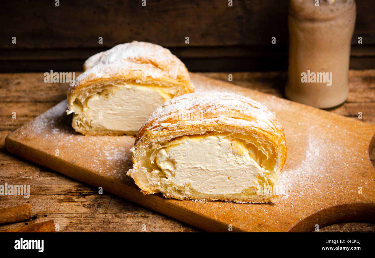 Creme filled pastry hi-res stock photography and images - Alamy