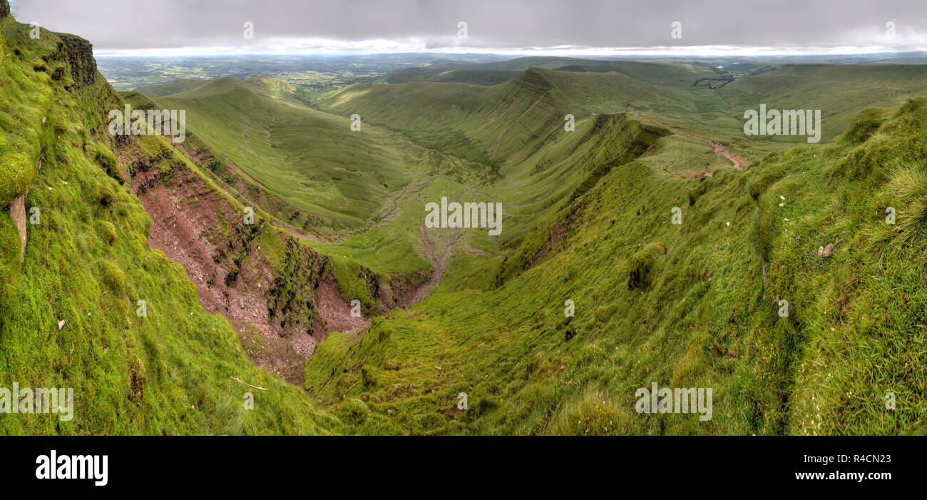 Parc cenedlaethol bannau brycheiniog hi-res stock photography and ...