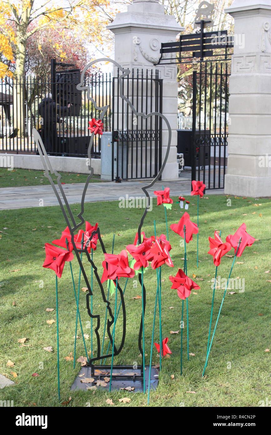 Silhouette of the Unknown Soldier at the War Memorial in Victoria Park ...