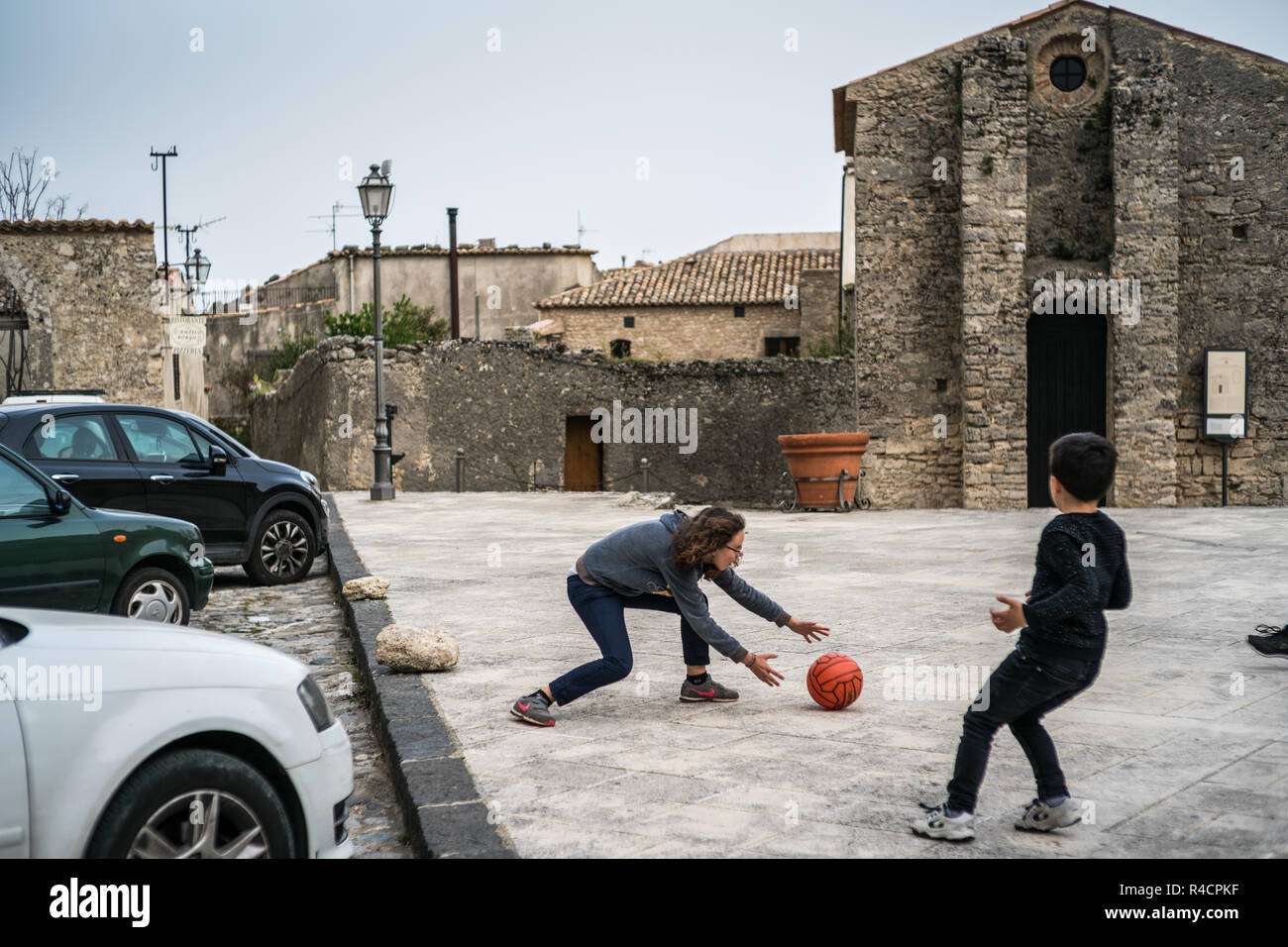 Little kids playing soccer italy hi-res stock photography and images ...