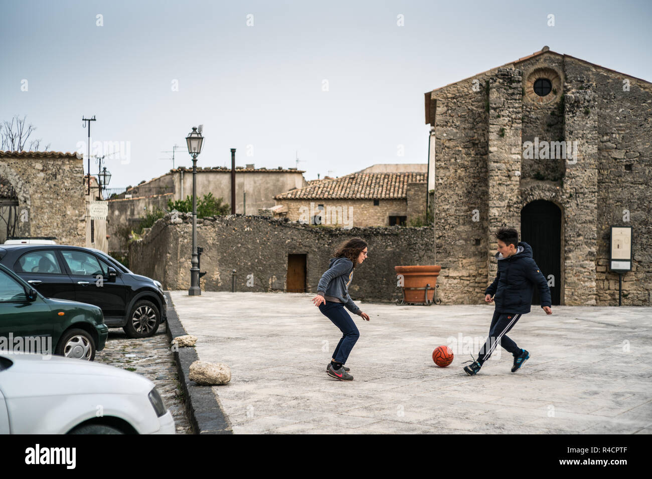 Little kids playing soccer italy hi-res stock photography and images ...
