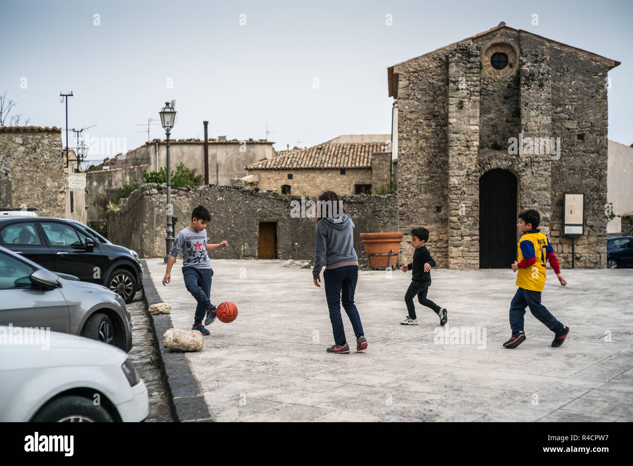 Little kids playing soccer italy hi-res stock photography and images ...