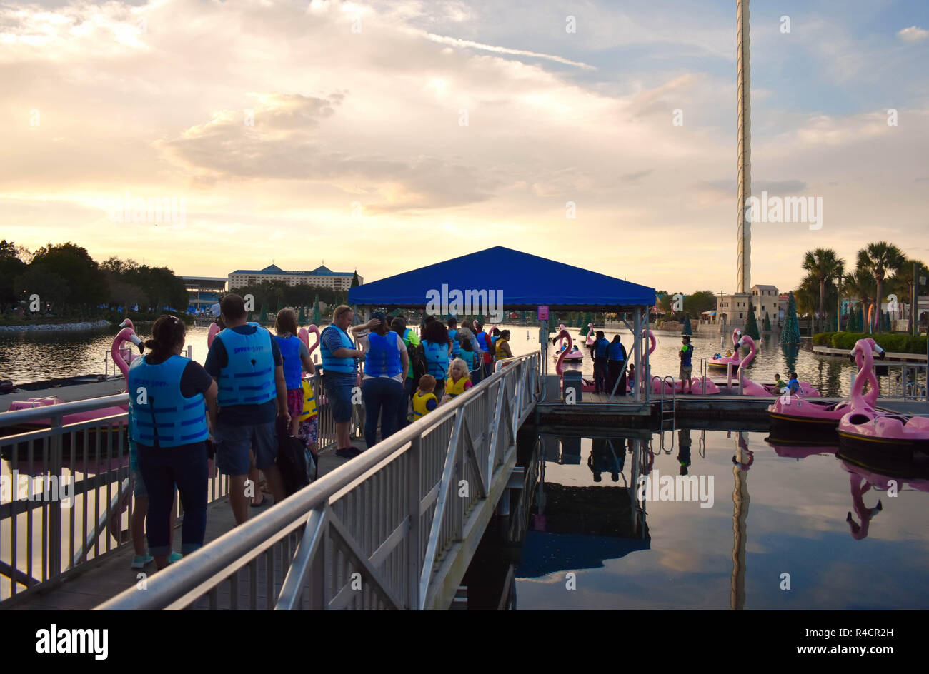 Walt disney world swan hotel hi-res stock photography and images - Alamy