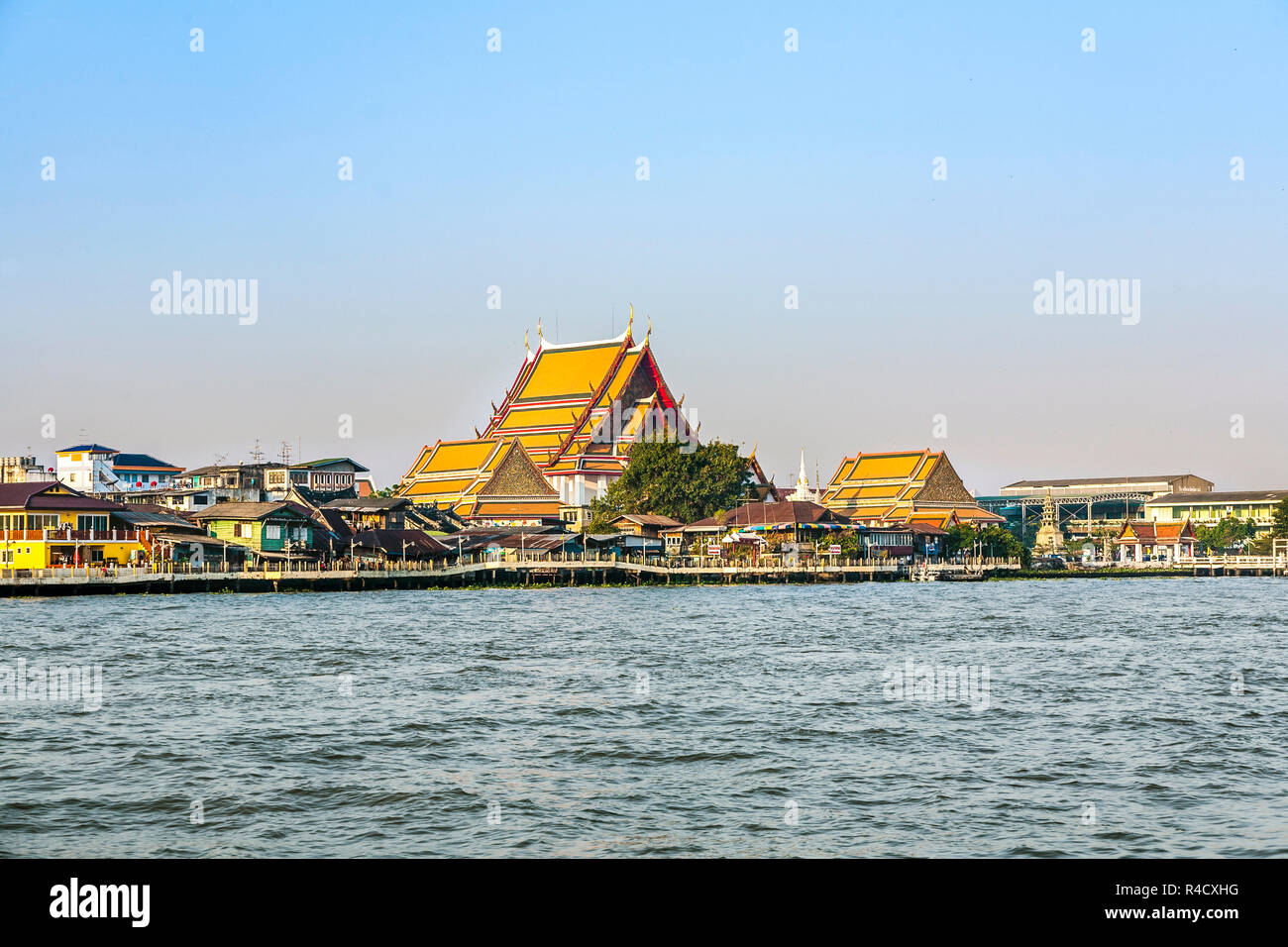 Wat rakang temple hi-res stock photography and images - Alamy