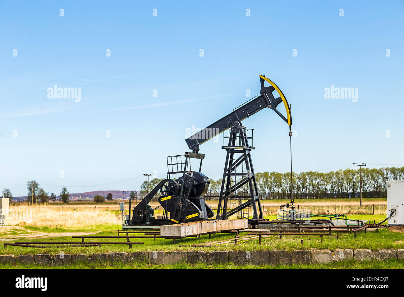 Fracking rig at night hi-res stock photography and images - Alamy