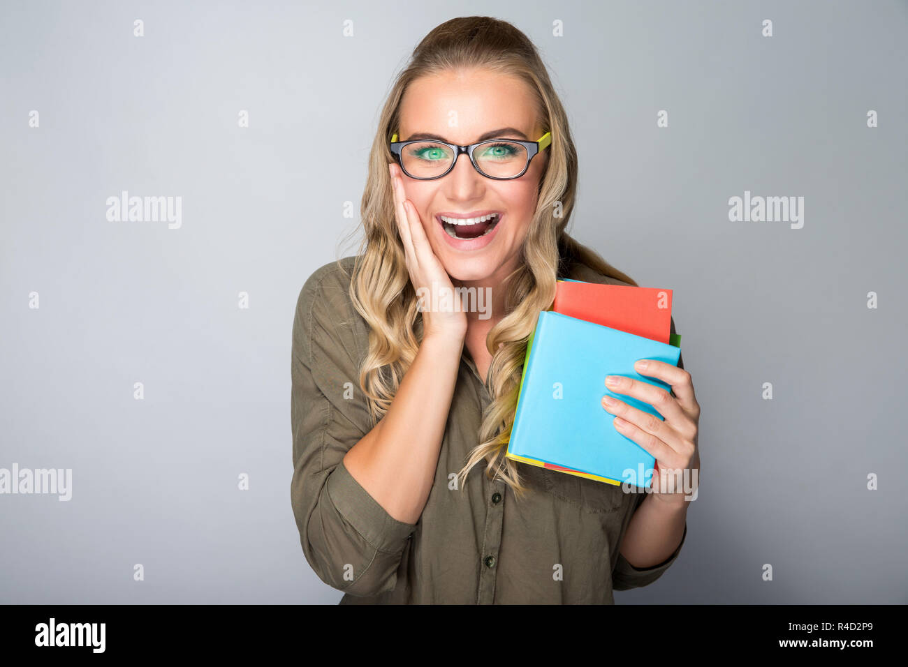 Teen girls laughing studying hi-res stock photography and images - Alamy