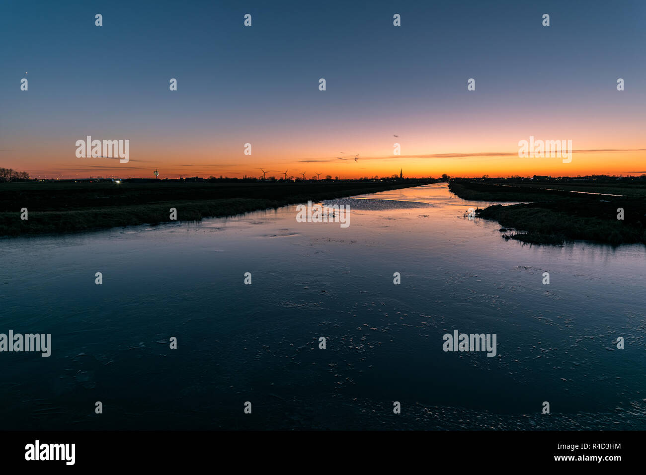 Sky reflection canals hi-res stock photography and images - Alamy