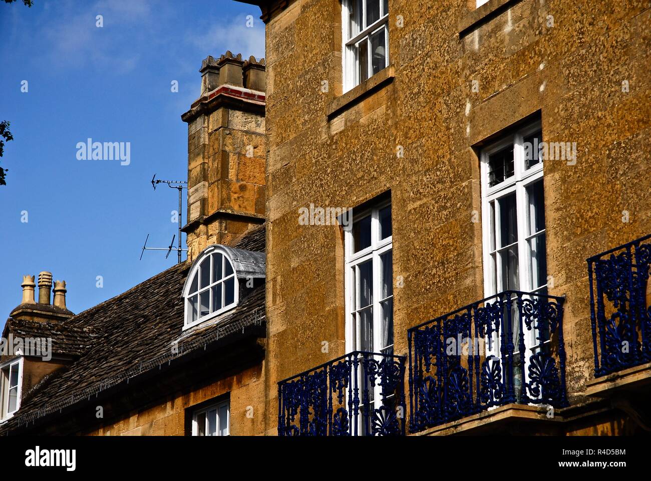 Cotswold stone buildings in the market town of Chipping Campden ...