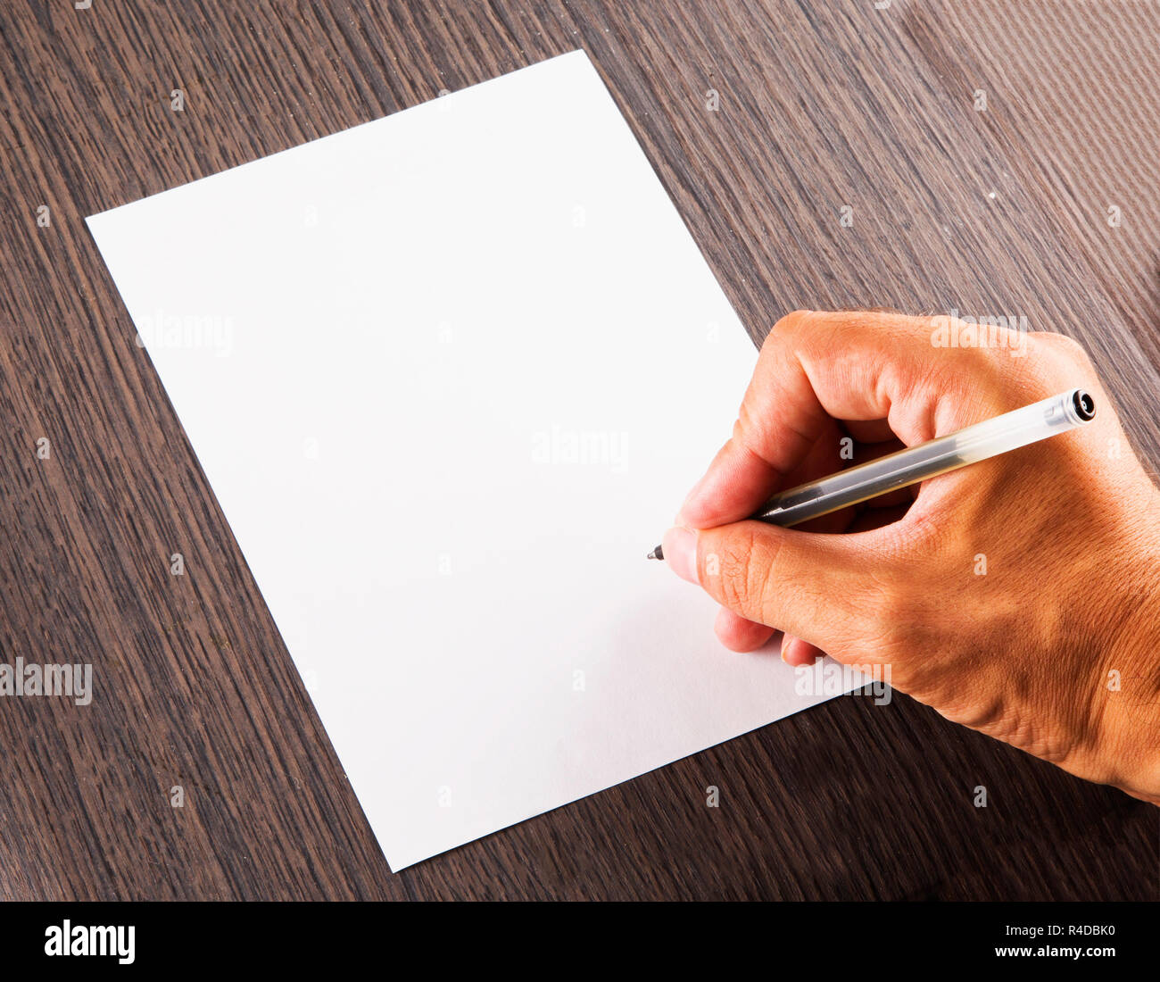 Signing isometric hi-res stock photography and images - Alamy