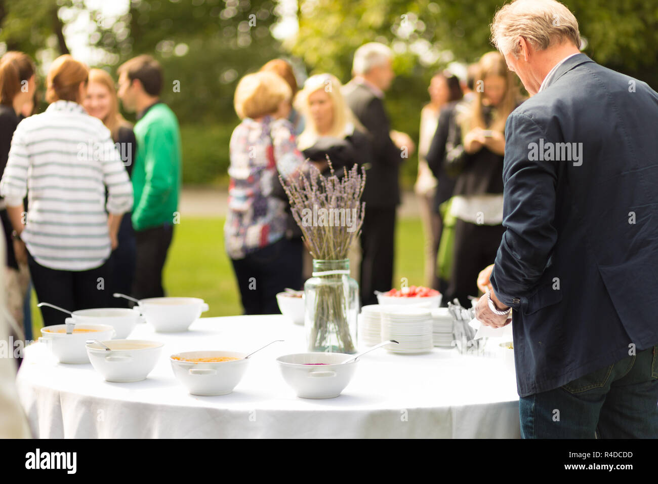 Banquet lunch break at conference meeting on hotel terrace Stock Photo ...