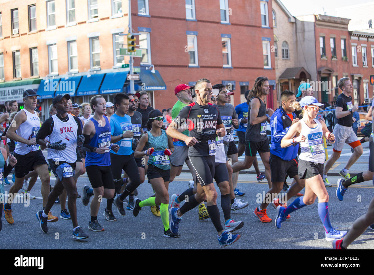 Ny marathon runners 2018 hi-res stock photography and images - Alamy