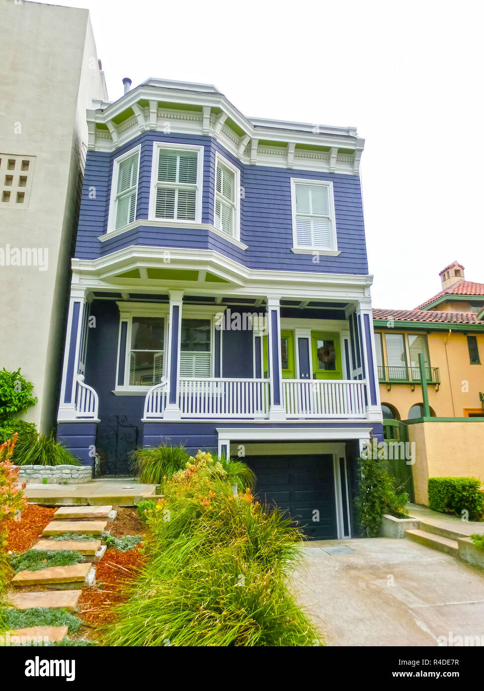 The traditional windows of building in San Francisco Stock Photo - Alamy