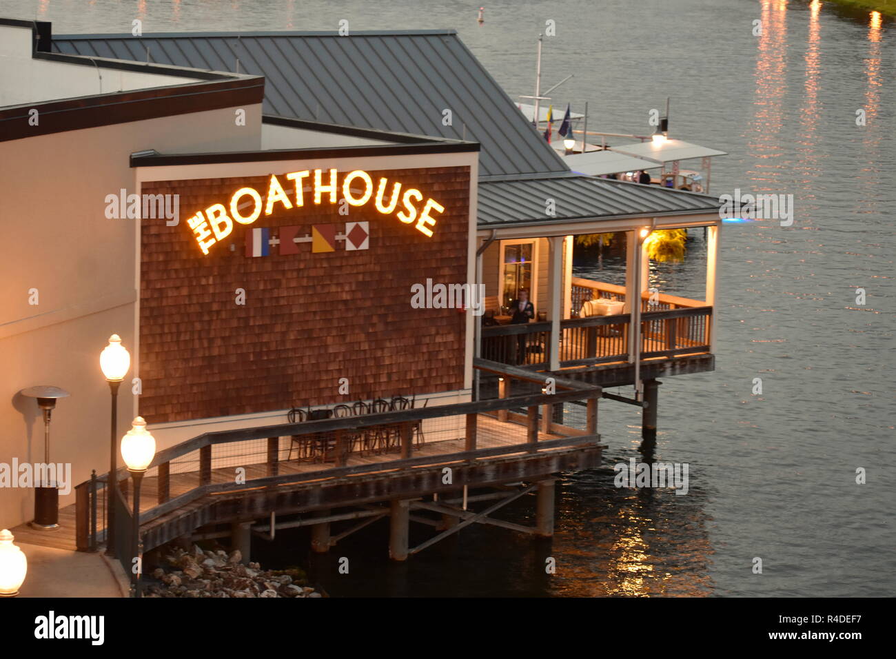 Train theme restaurant hi-res stock photography and images - Alamy