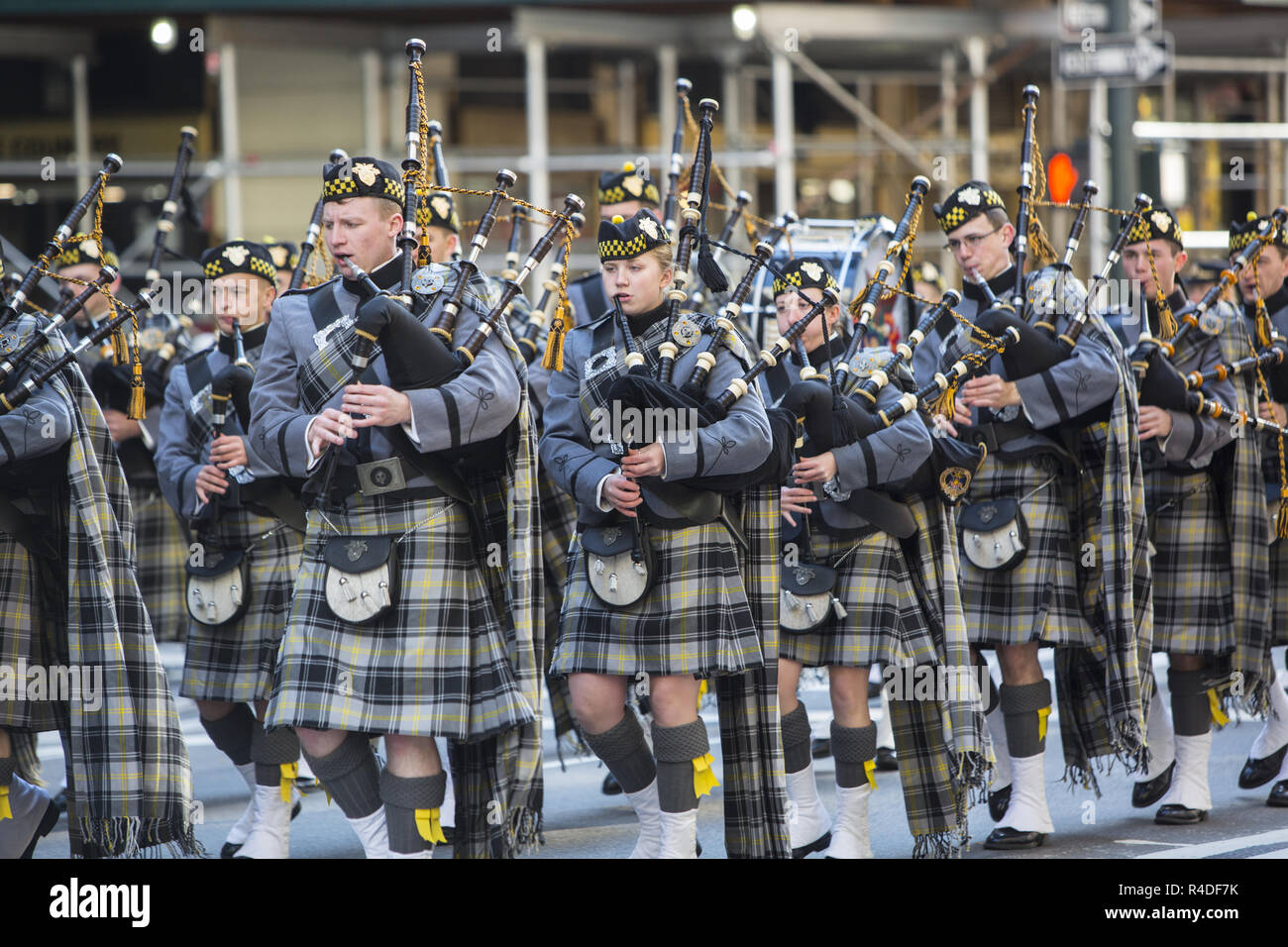 Soldiers drums hi-res stock photography and images - Alamy