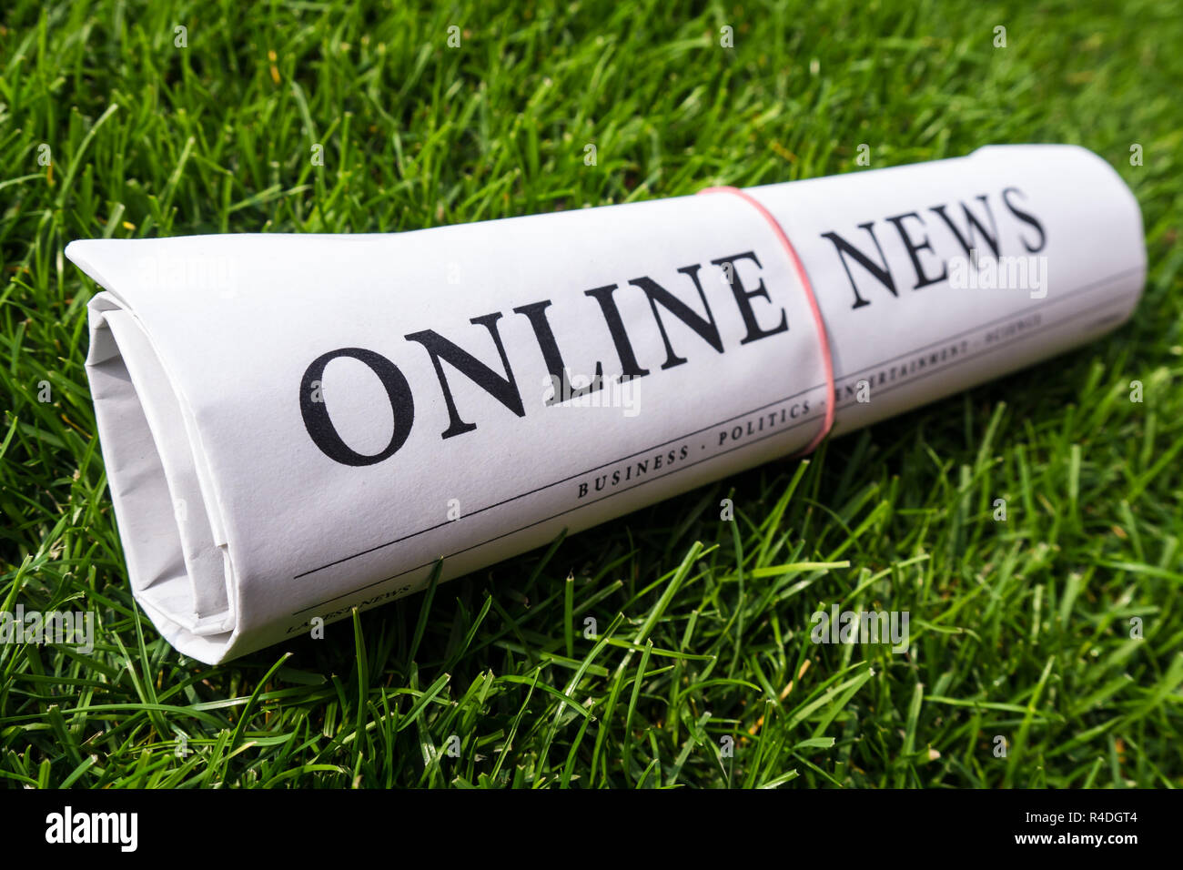 online news newspaper Stock Photo - Alamy