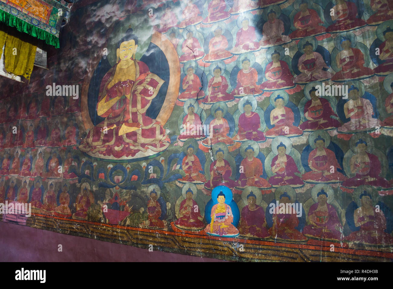 Tibetan buddha painting hi-res stock photography and images - Alamy