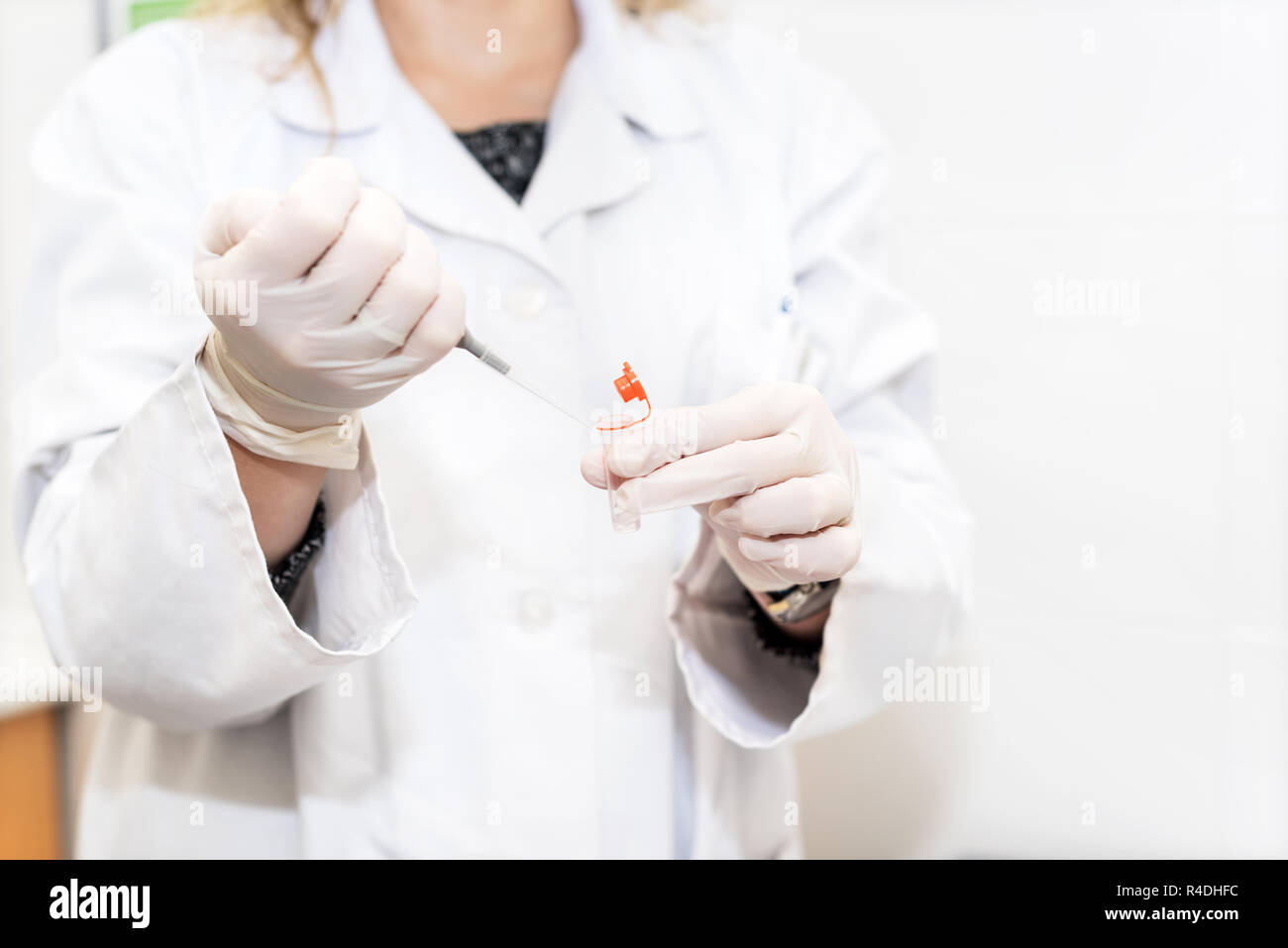 Young scientist doing research in a laboratory Stock Photo - Alamy