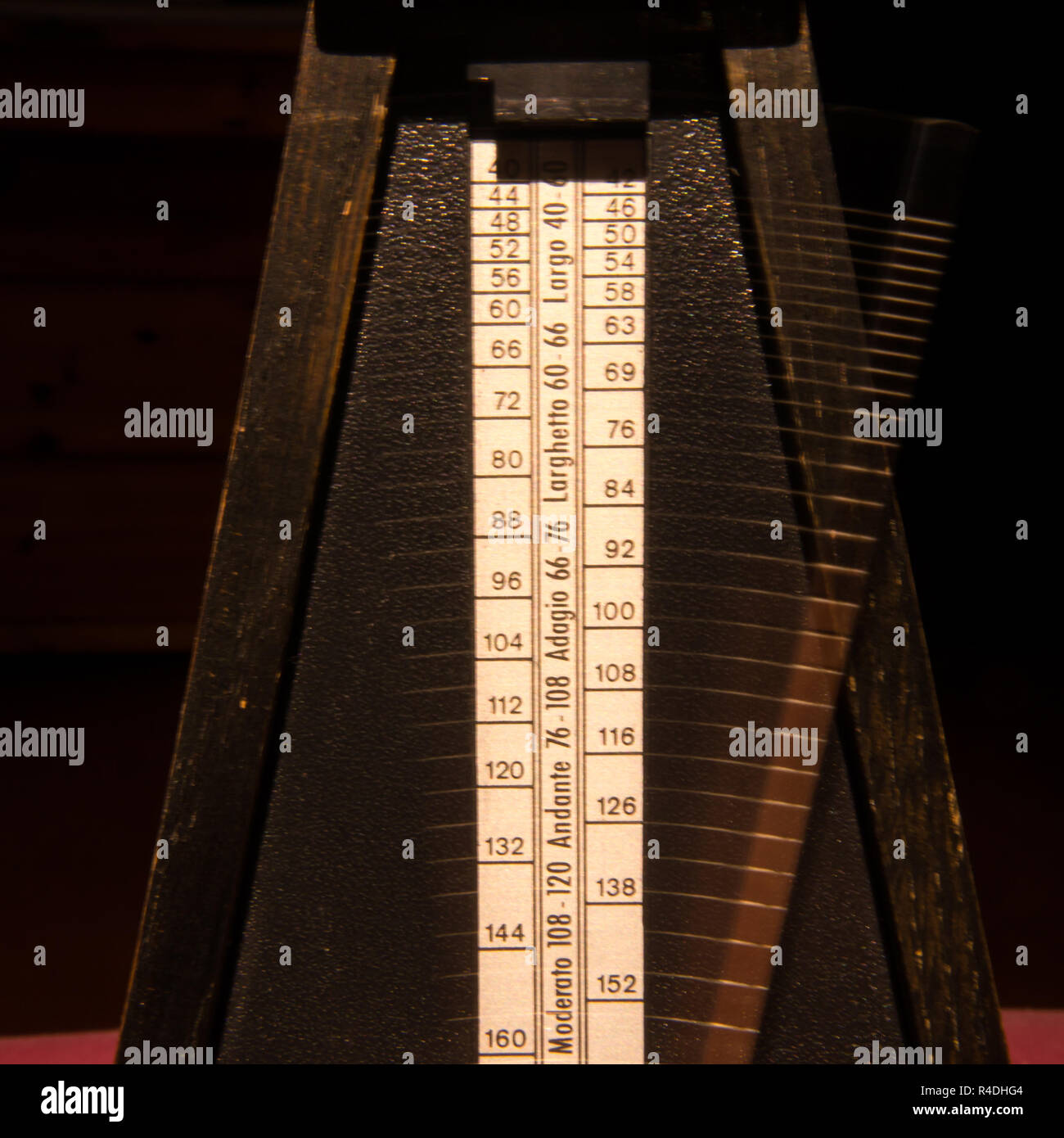Metronome symbol hi-res stock photography and images - Alamy