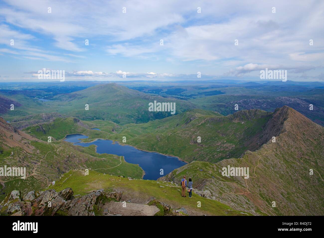 Walking at the top of snowdon hi-res stock photography and images - Alamy