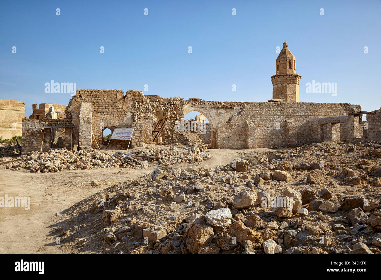 Islamic architecture africa mosque hi-res stock photography and images ...