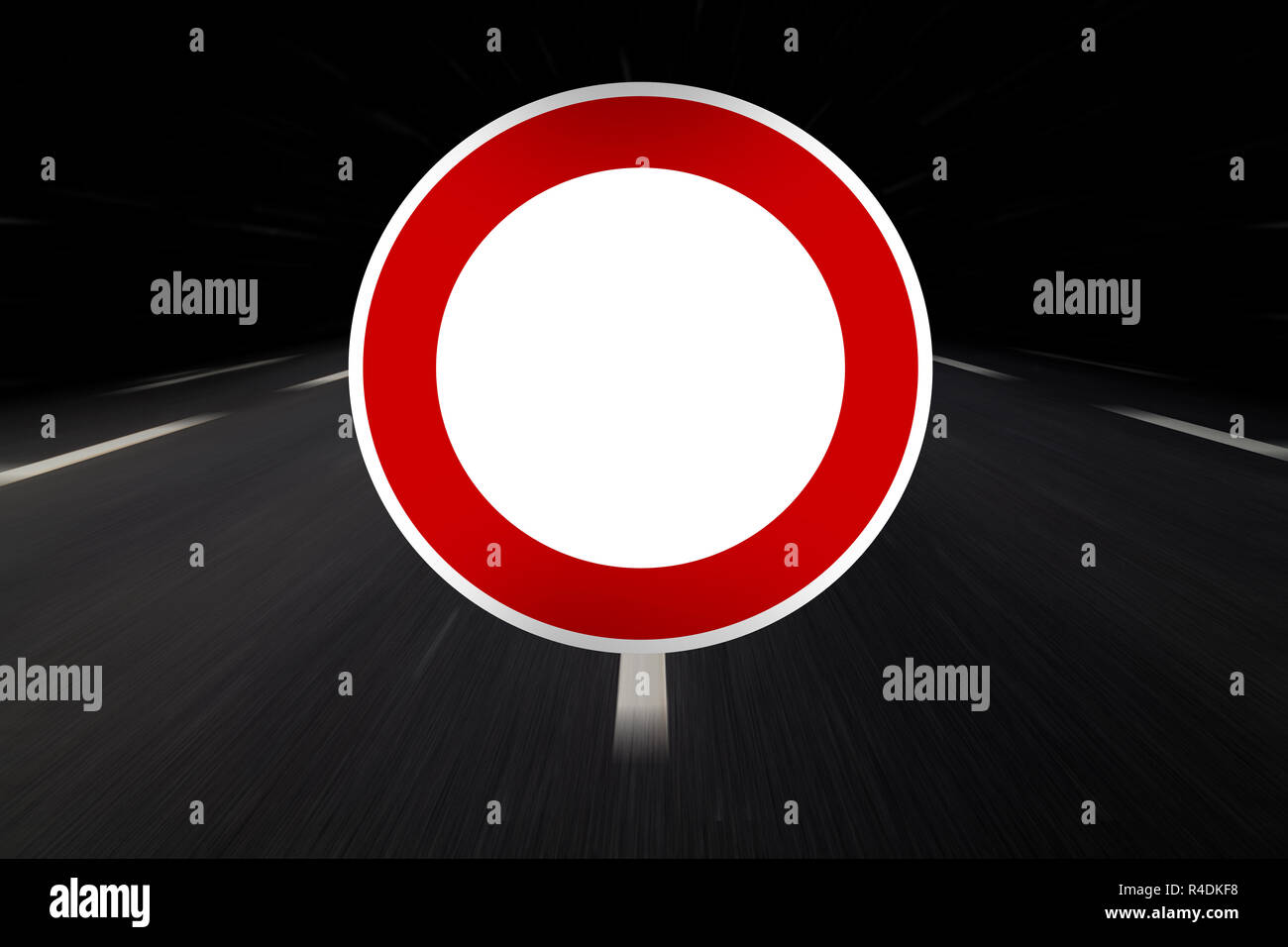 traffic sign round Stock Photo - Alamy