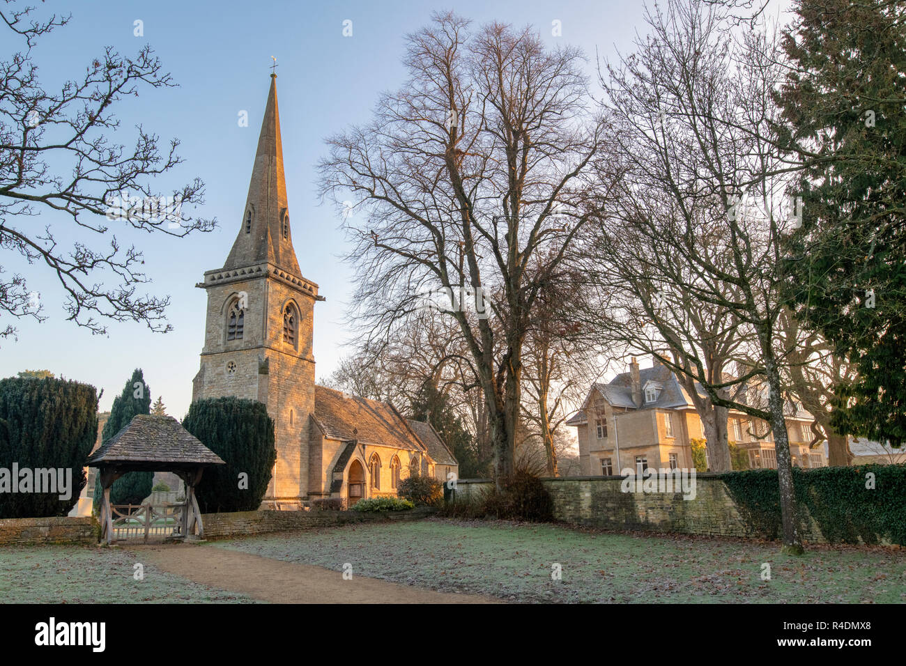 St. Mary’s Church in Lower Slaughter village in the november frost ...