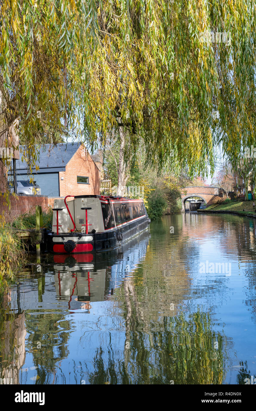 Narrowboats on oxford canal cropredy hi-res stock photography and ...