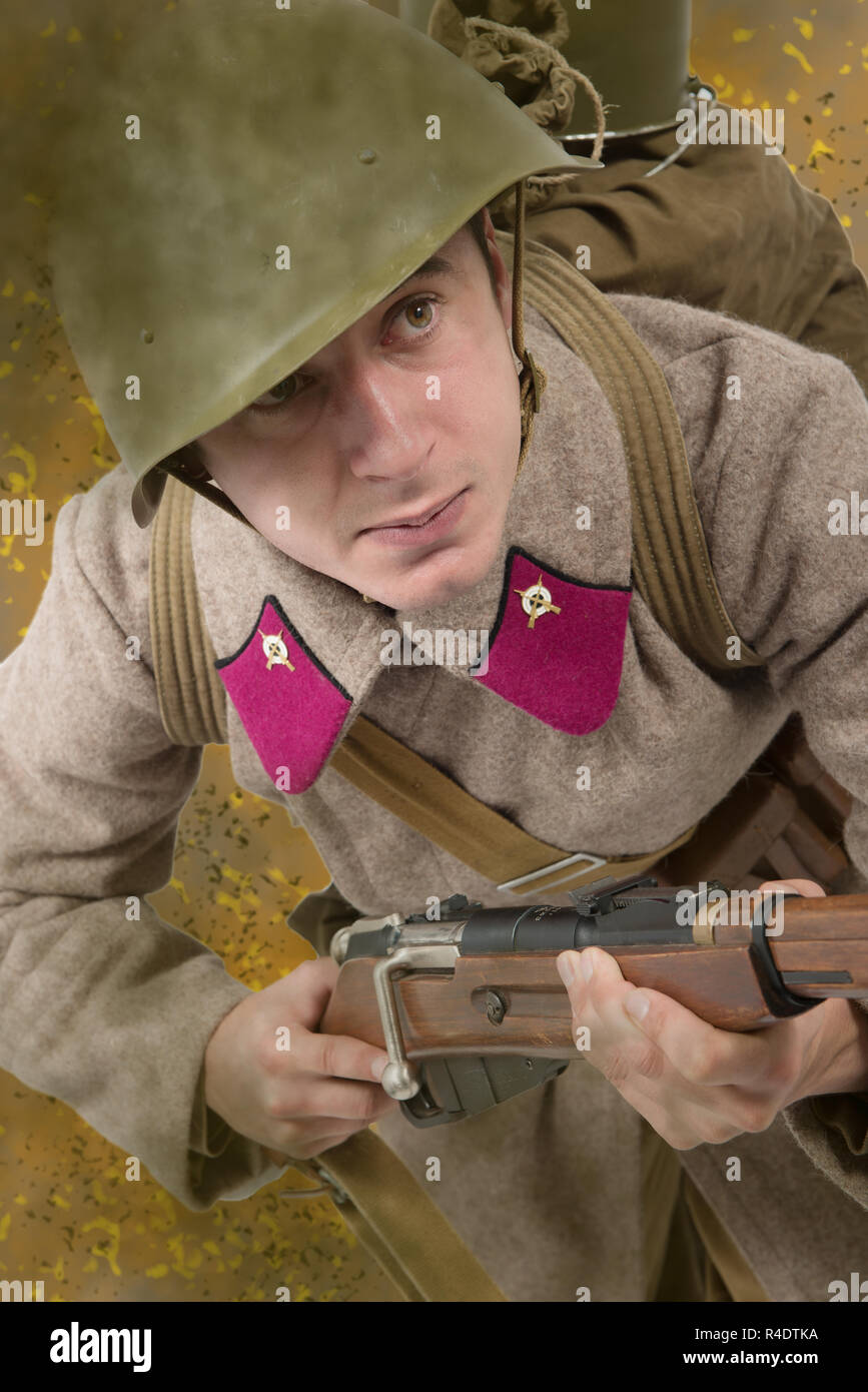 Soviet soldier ww2 attack Stock Photo - Alamy