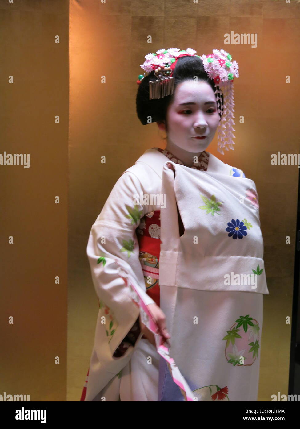 Geisha Japan Performing High Resolution Stock Photography and Images ...