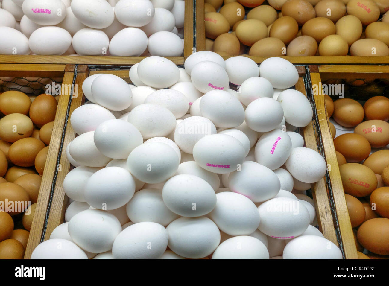 Market eggs farmers market Stock Photo - Alamy