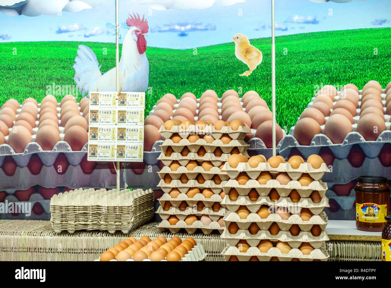 Market stall eggs hi-res stock photography and images - Alamy
