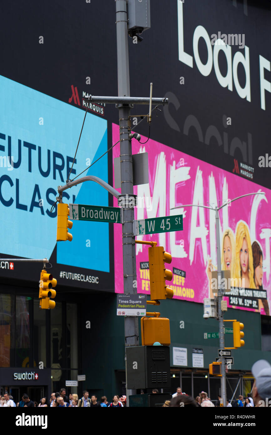 Panorama wall street new york hi-res stock photography and images - Alamy