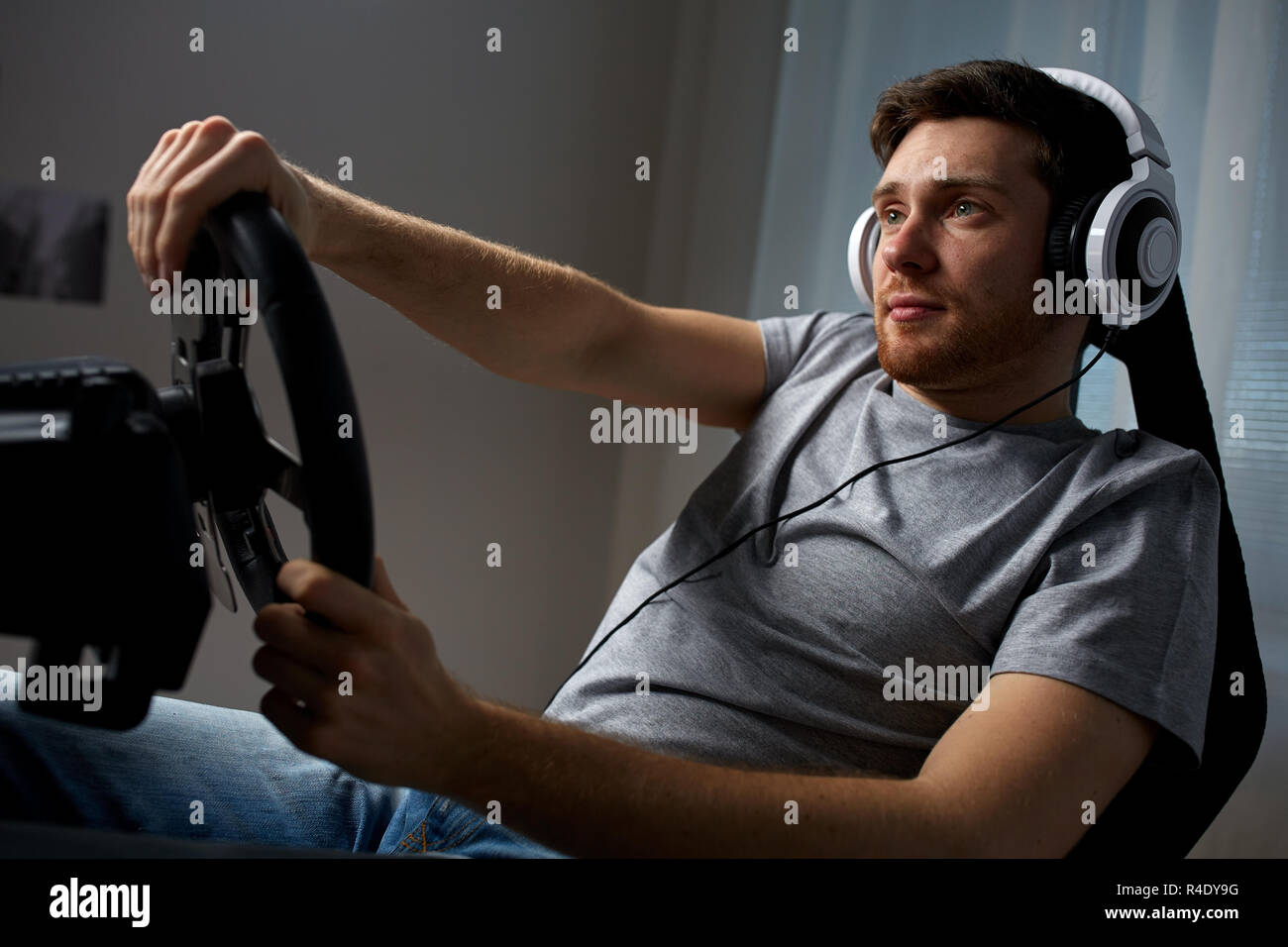 Motor racing simulation hi-res stock photography and images - Alamy