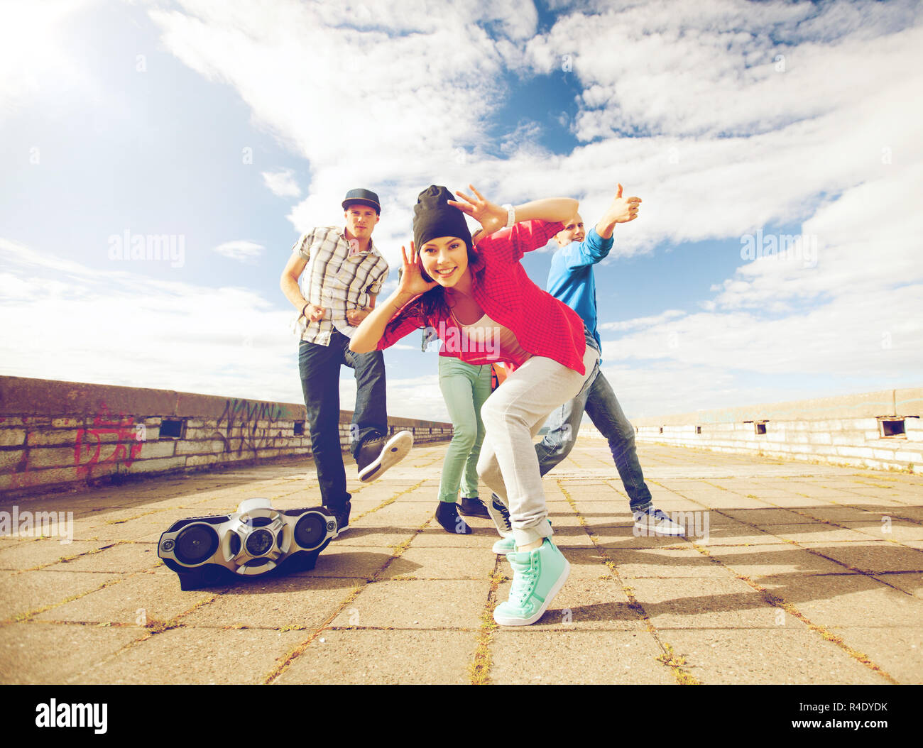 Men break dancing teenagers breakdancing hi-res stock photography and ...