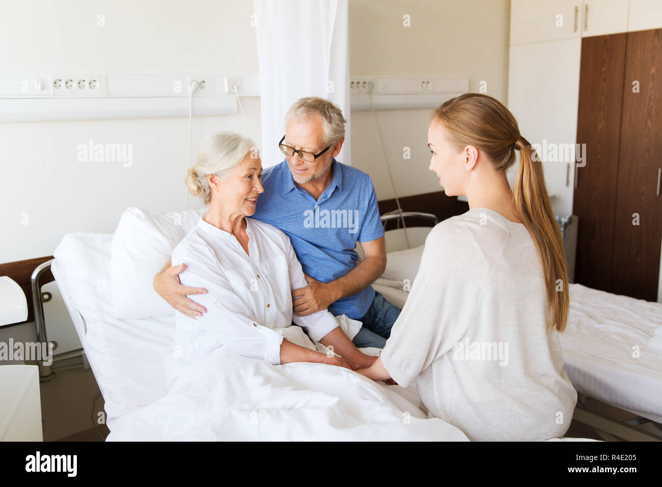Spouse old hospital bed hi-res stock photography and images - Alamy