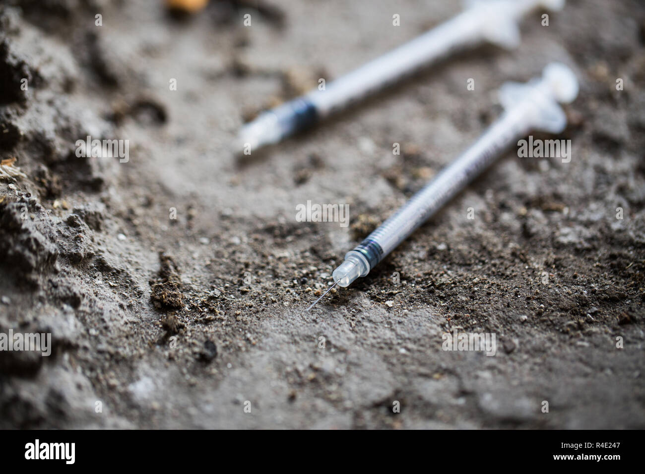 Used drug addicted syringes hi-res stock photography and images - Alamy