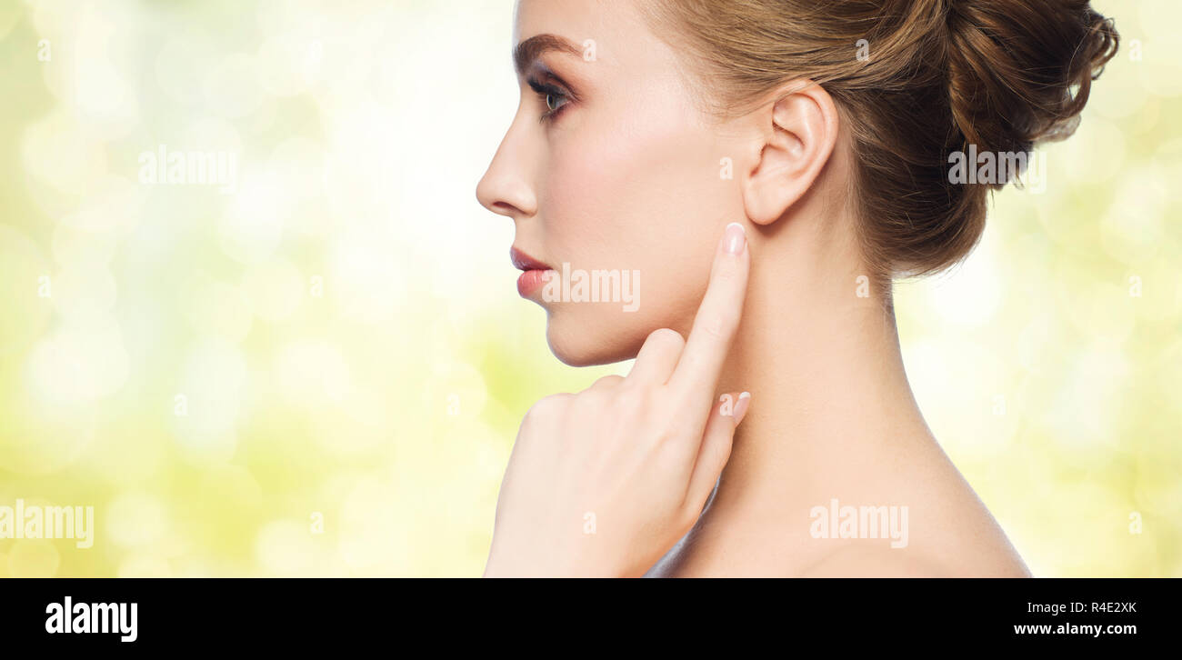Ear pointing surgery hi-res stock photography and images - Alamy