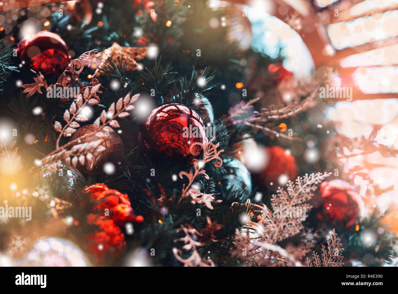 Christmas background witg bokeh light Stock Photo - Alamy