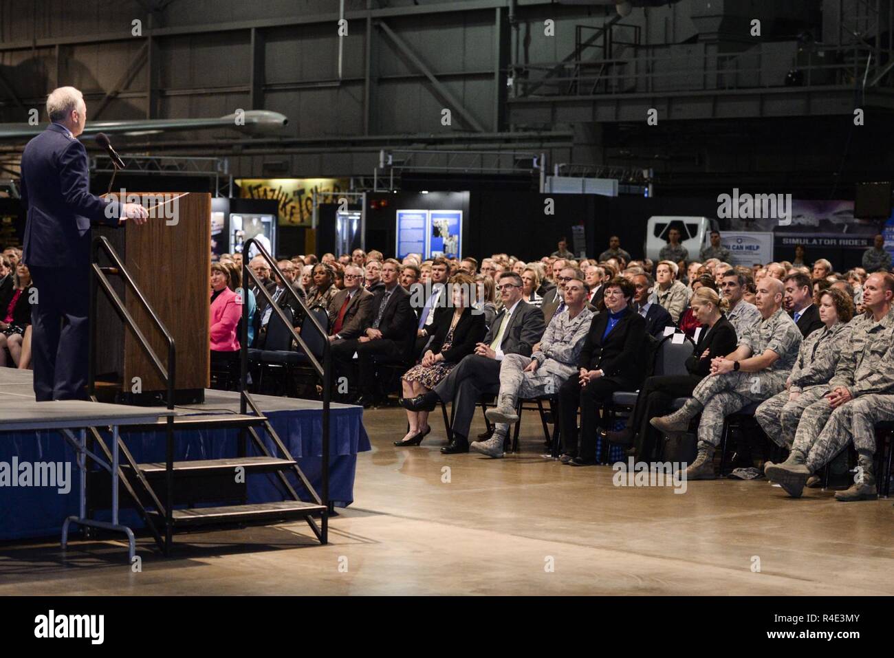 Lt. Gen. John F. Thompson, outgoing Air Force Life Cycle Management ...