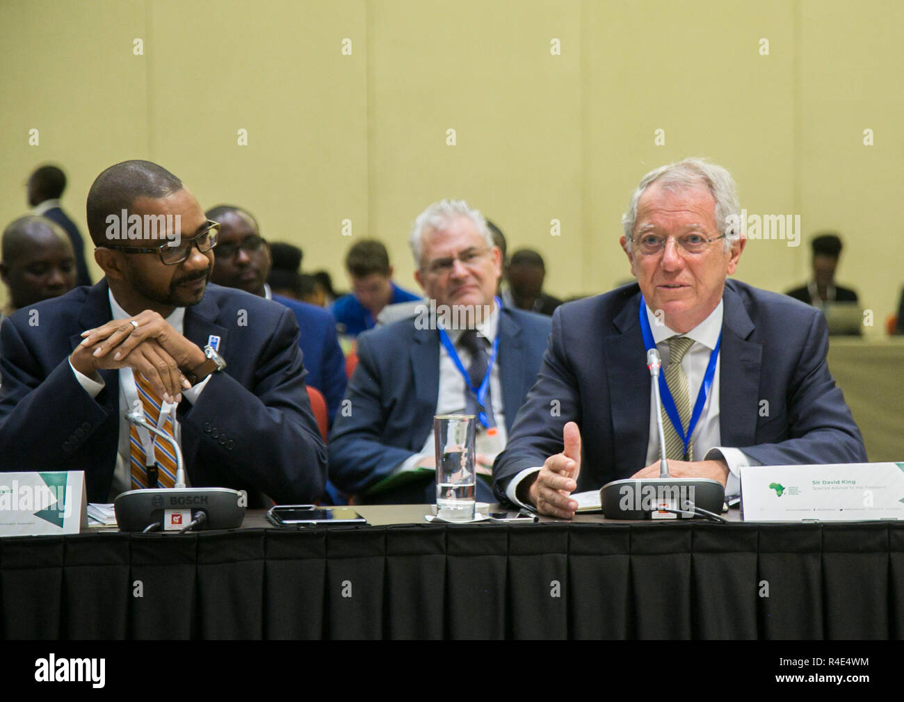 Kigali, Rwanda. 26th Nov, 2018. David King (R, Front), Special Advisor ...