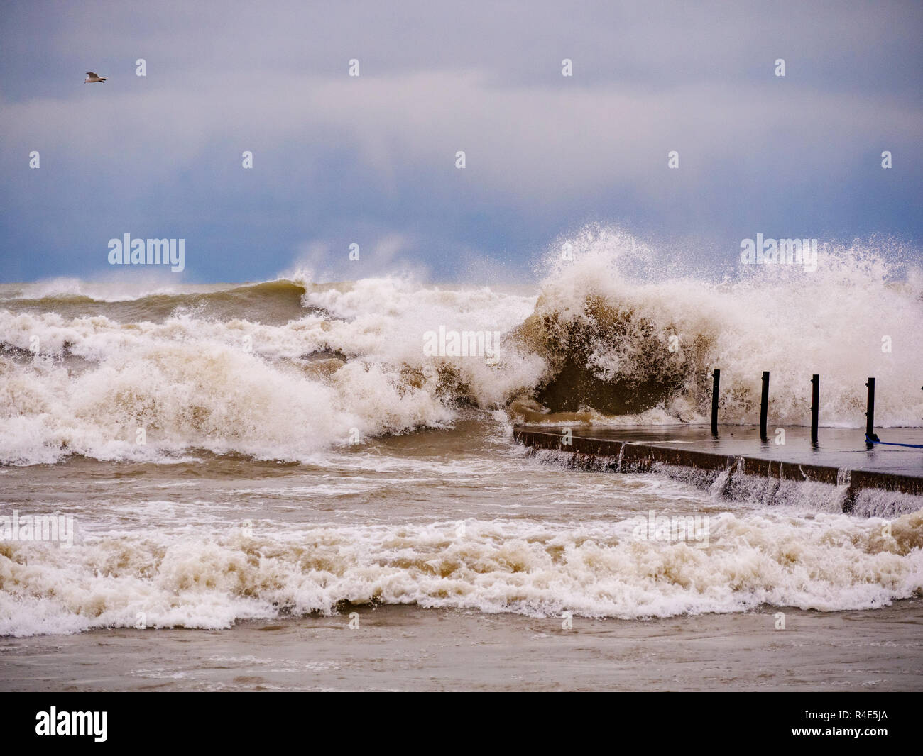 North avenue beach chicago surf hi-res stock photography and images - Alamy